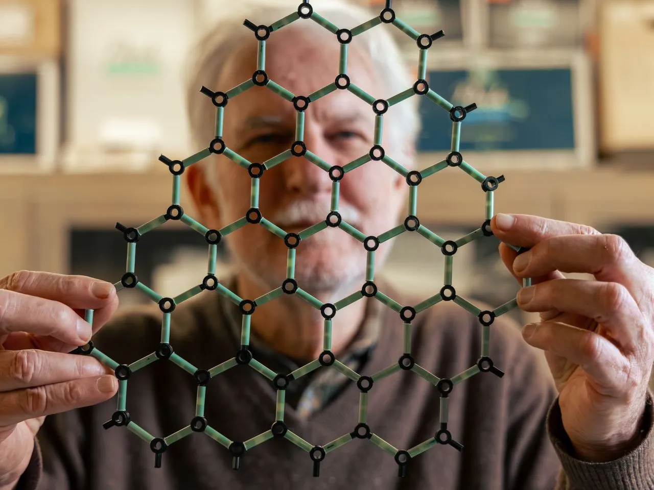 Graphene: Miracle Material 21st Century - Iniative Network