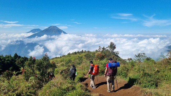 Pendakian Gunung Prau: 5 Panduan, Sunrise Spektakuler